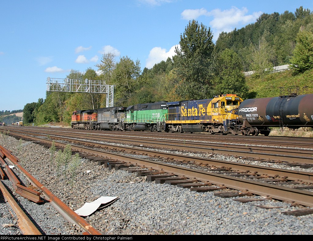 BNSF 4776, QNSL 225, BNSF 2138, and BNSF 4218
